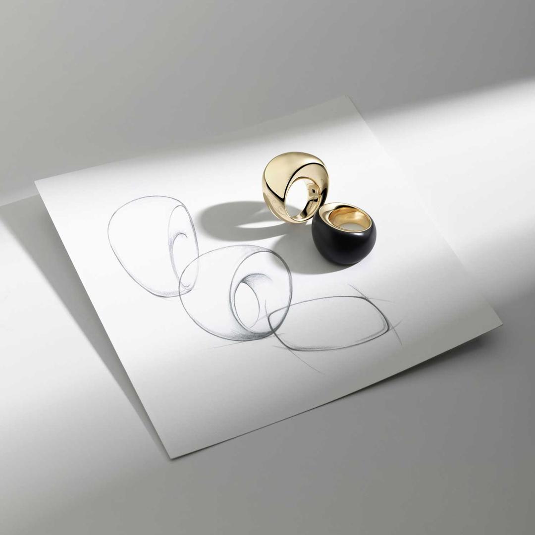 Pirouette rings in jet and rose gold | Vhernier | The Jewellery Editor