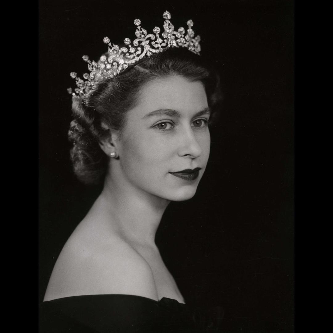 Queen Elizabeth II 10 most famous and valuable jewels of | The ...