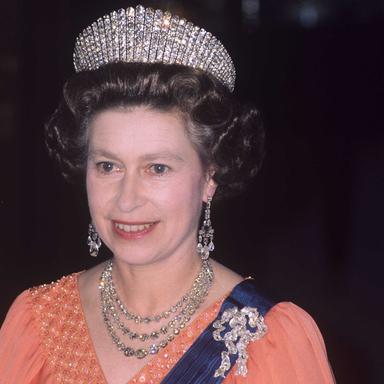 90 years of style: all the Queen's brooches | The Jewellery Editor