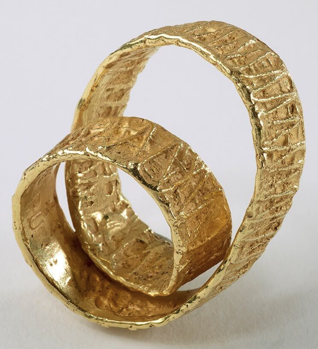 Tiss-Tiss ring by A+A Cooren | A+A Cooren | The Jewellery Editor
