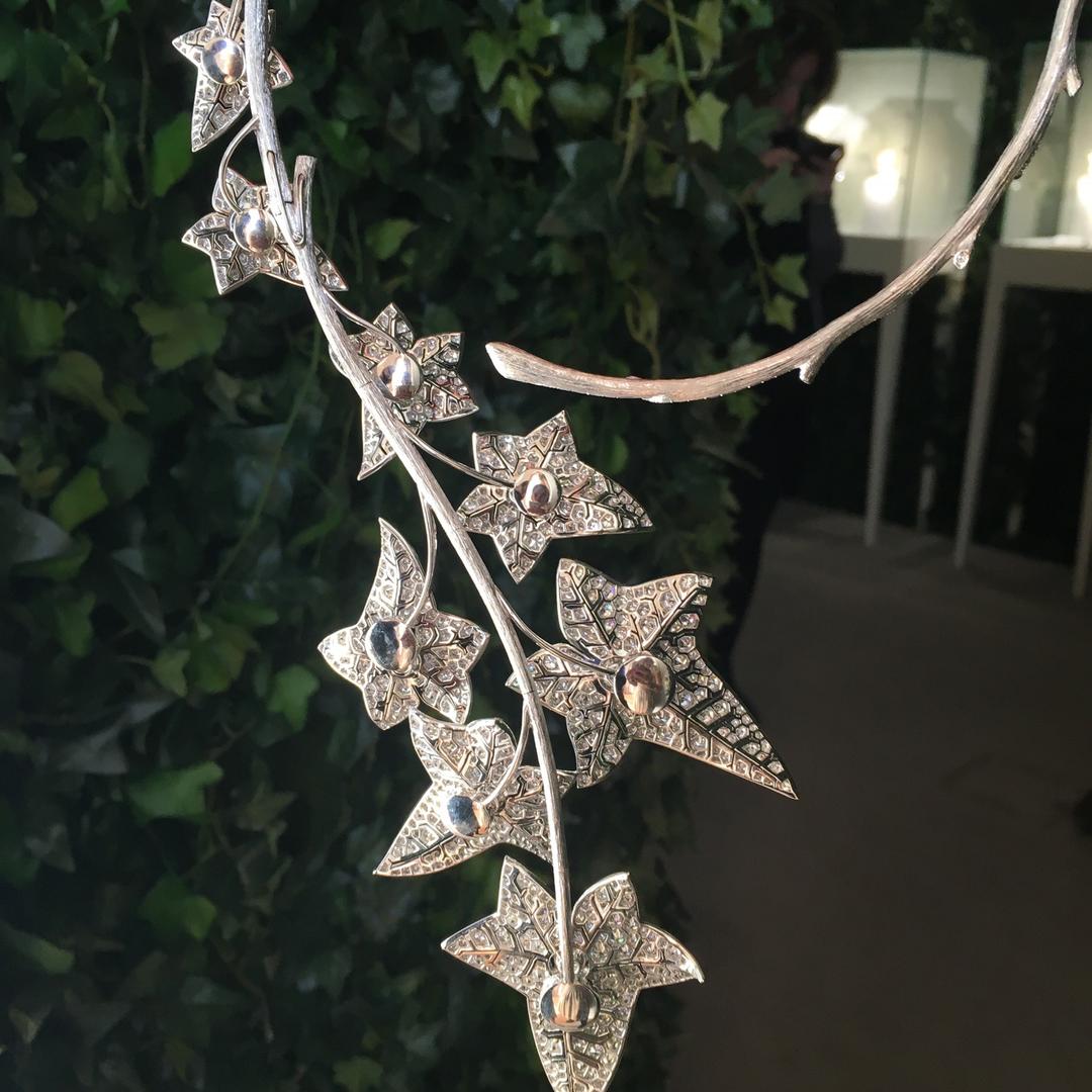 Nature Triomphante Lierre de Paris high jewellery question mark ... Nature Triomphante Lierre de Paris high jewellery question mark ...