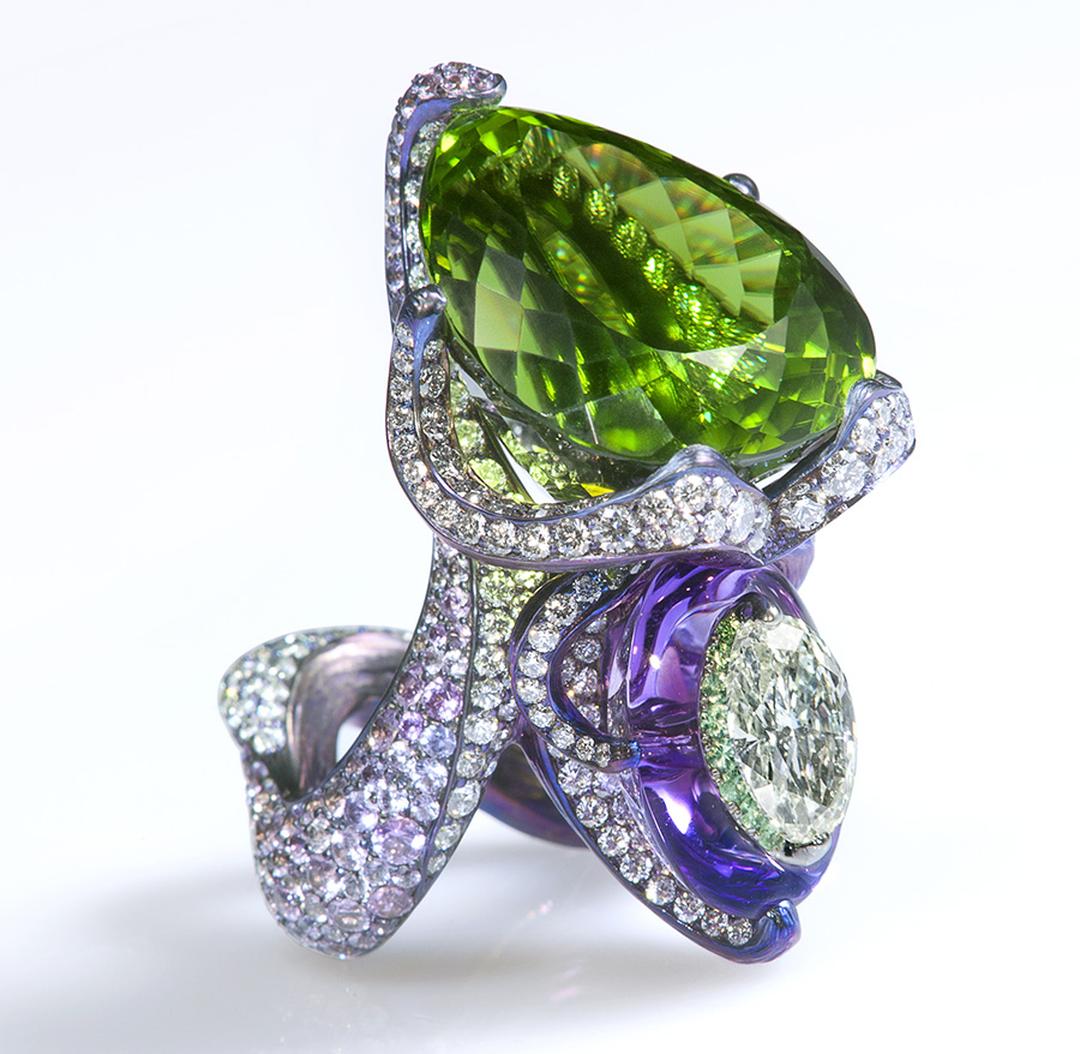 _Wallace-Chan-Ring_Nuwa-by-Wallace-Chan