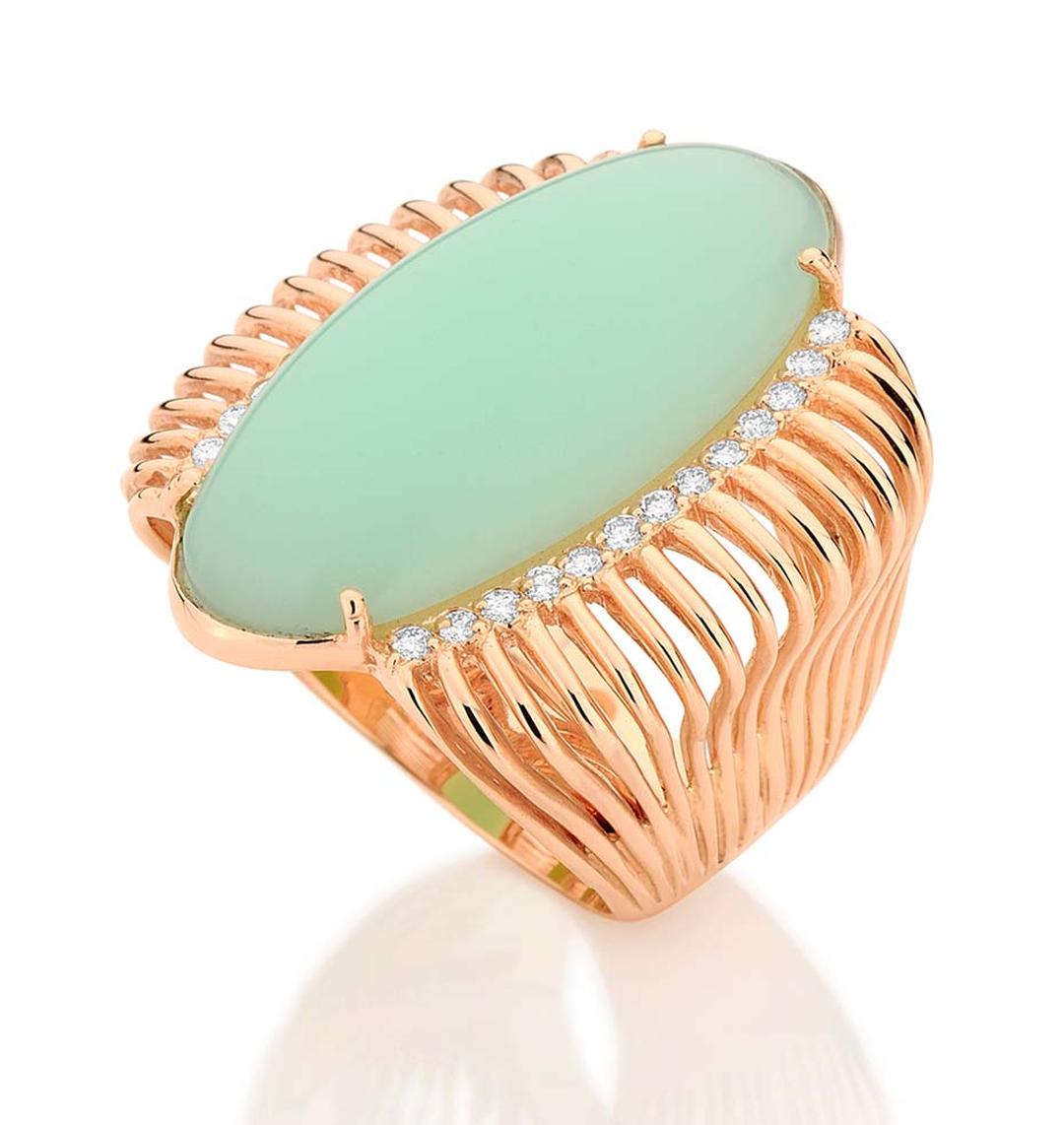 Carla Amorim Pistachio chrysoprase ring in pink gold with