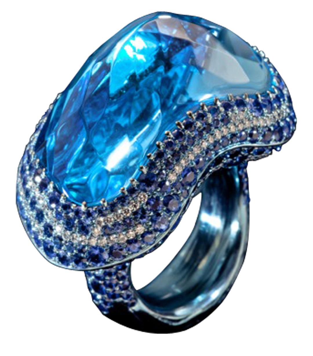 Wallace Chan presents new porcelain jewels at Christies | The Jewellery ...