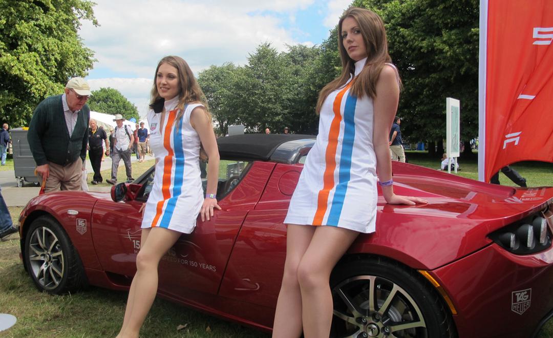 And the girls are out in their Gulf racing stripes for TAG